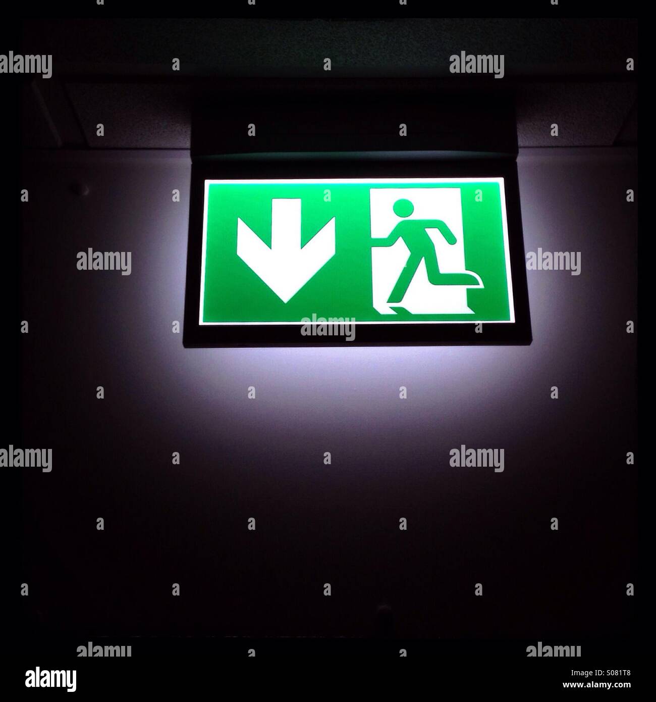 Fire Exit Door Sign Stock Photos & Fire Exit Door Sign Stock Images - Alamy