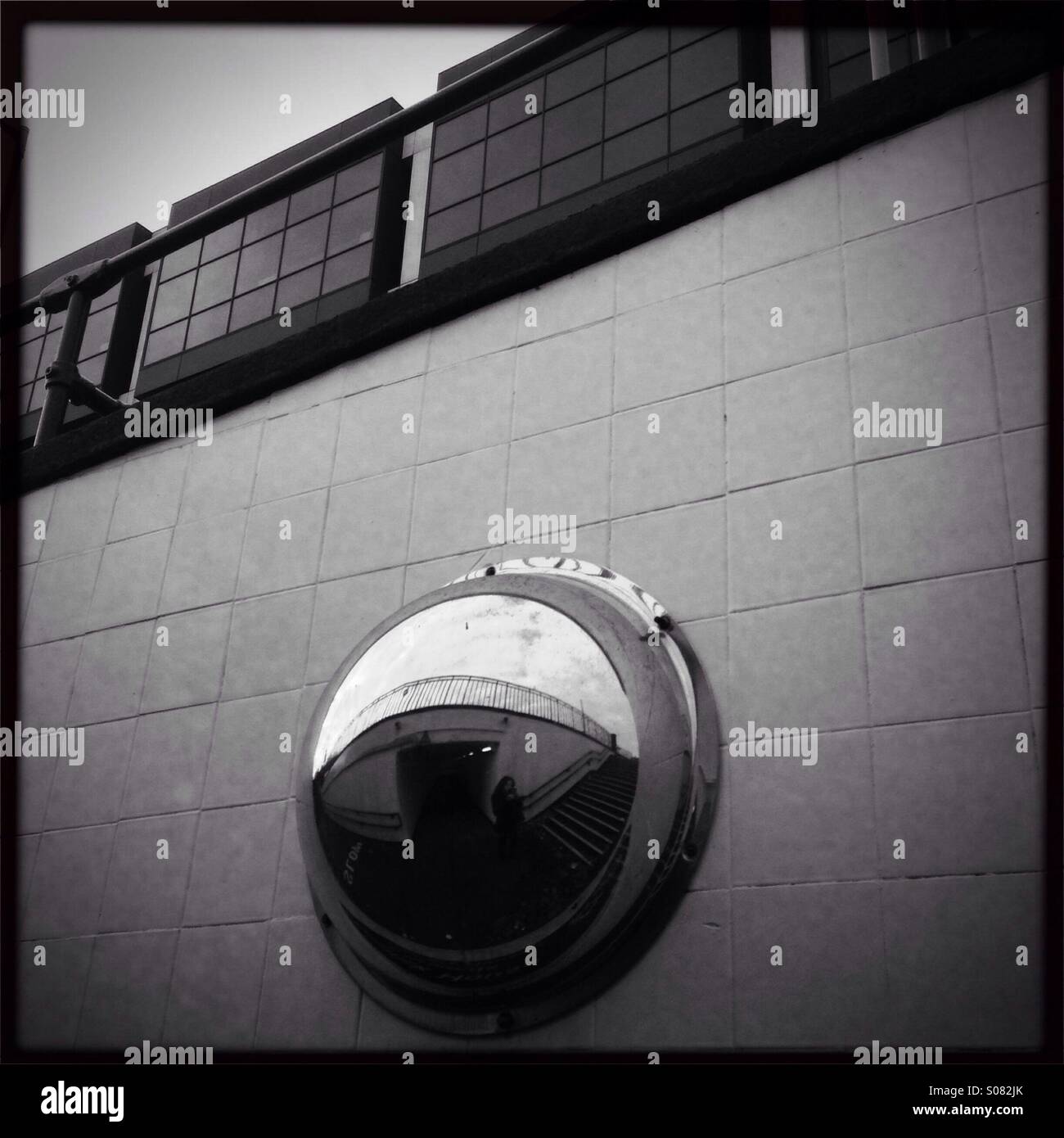 Mirror london underground hi-res stock photography and images - Alamy