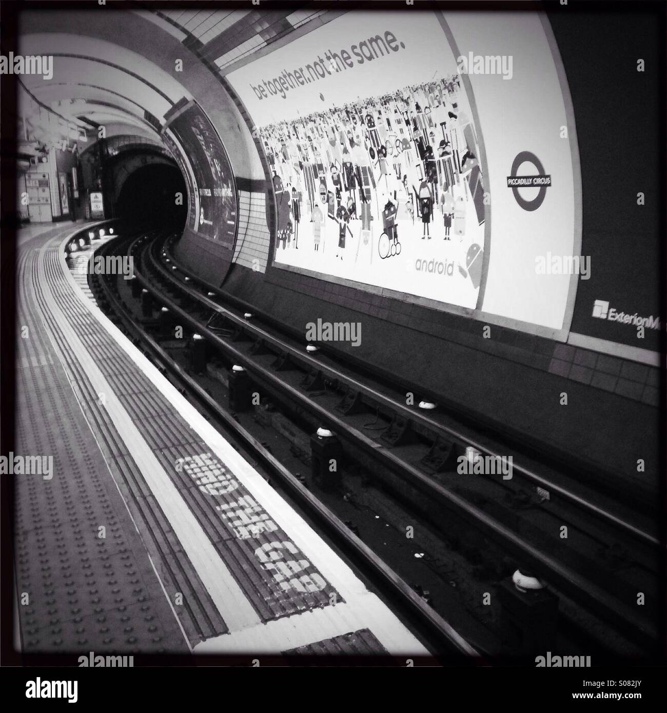 Piccadilly Circus Station Platform High Resolution Stock Photography ...