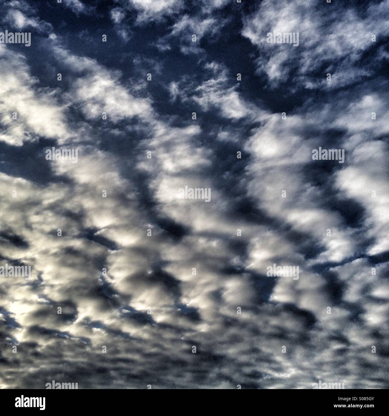 Cloud waves hi-res stock photography and images - Alamy