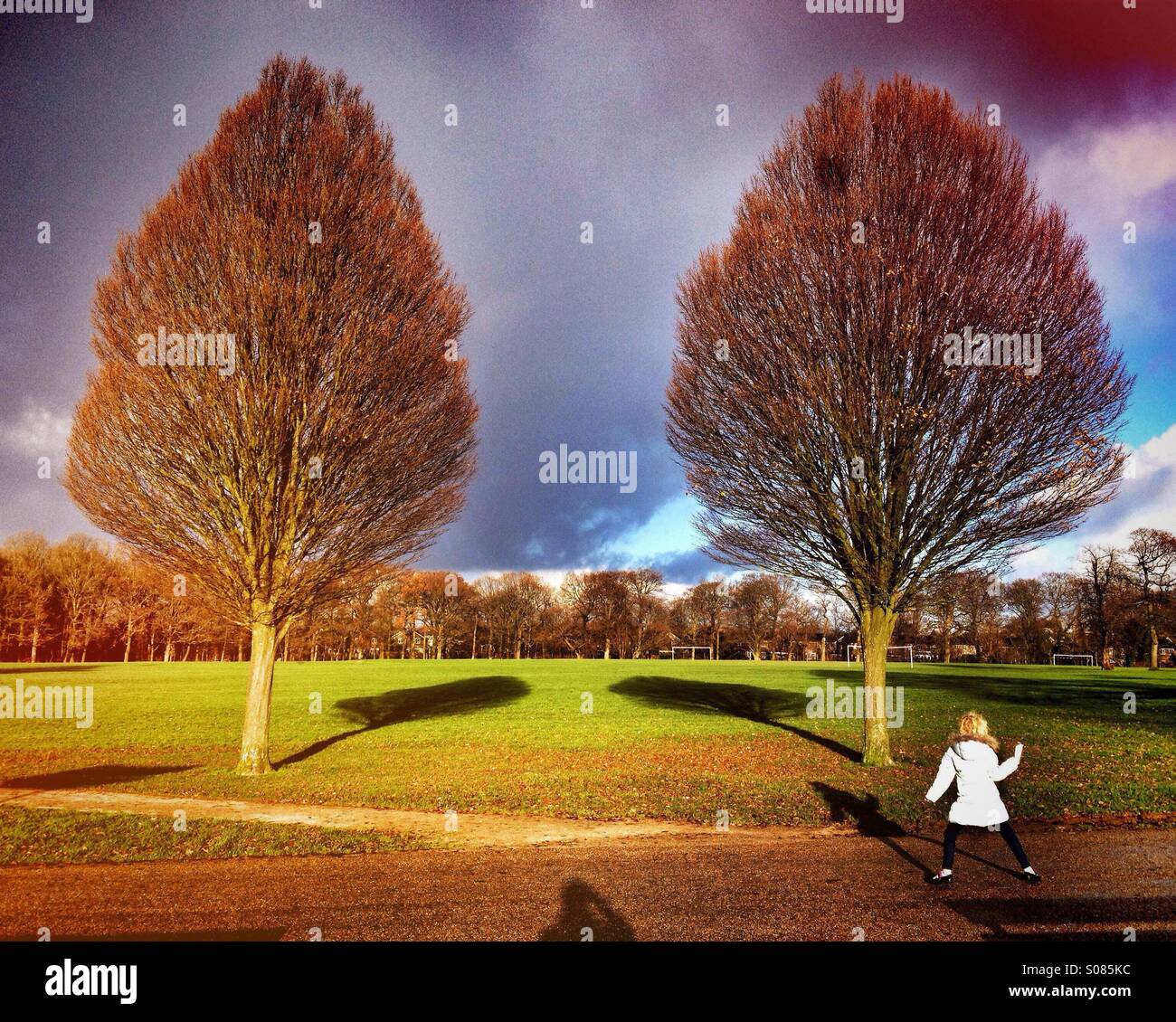 Shadows dancing hi-res stock photography and images - Alamy