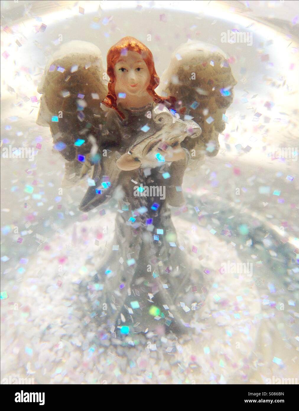 Angel snow globe hi-res stock photography and images - Alamy