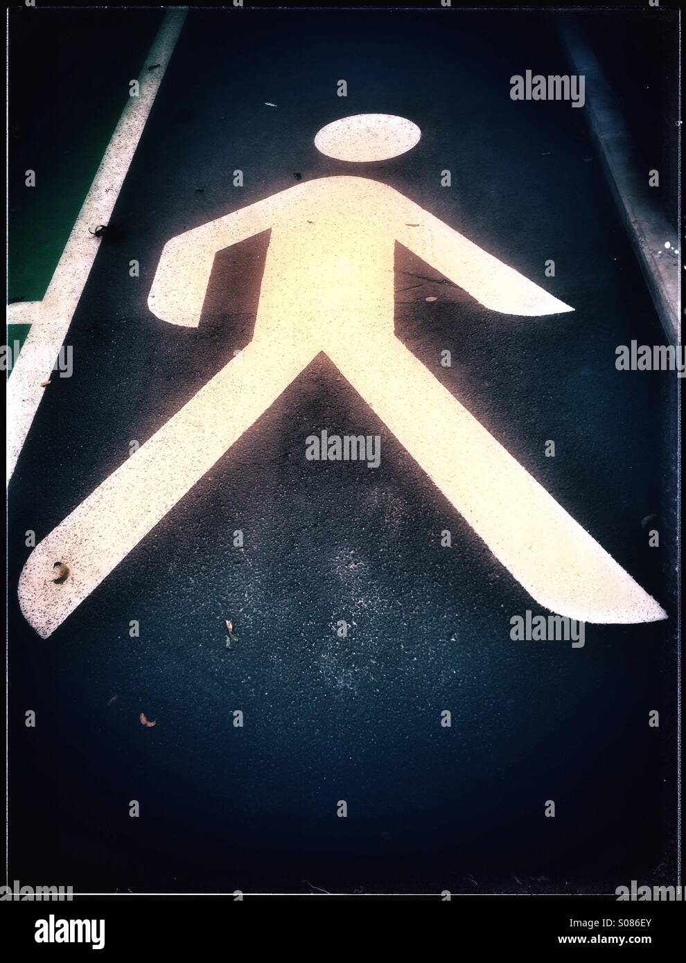 Walking figure symbol hi-res stock photography and images - Alamy