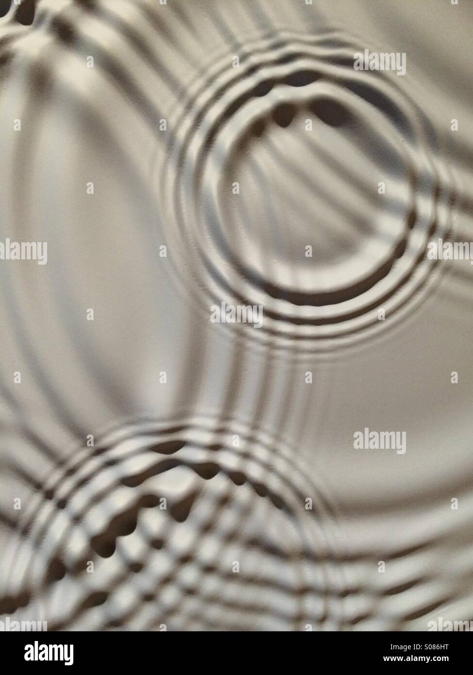 Water drop ripples hi-res stock photography and images - Alamy