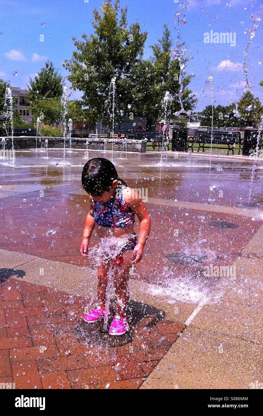 Splash to play hi-res stock photography and images - Alamy