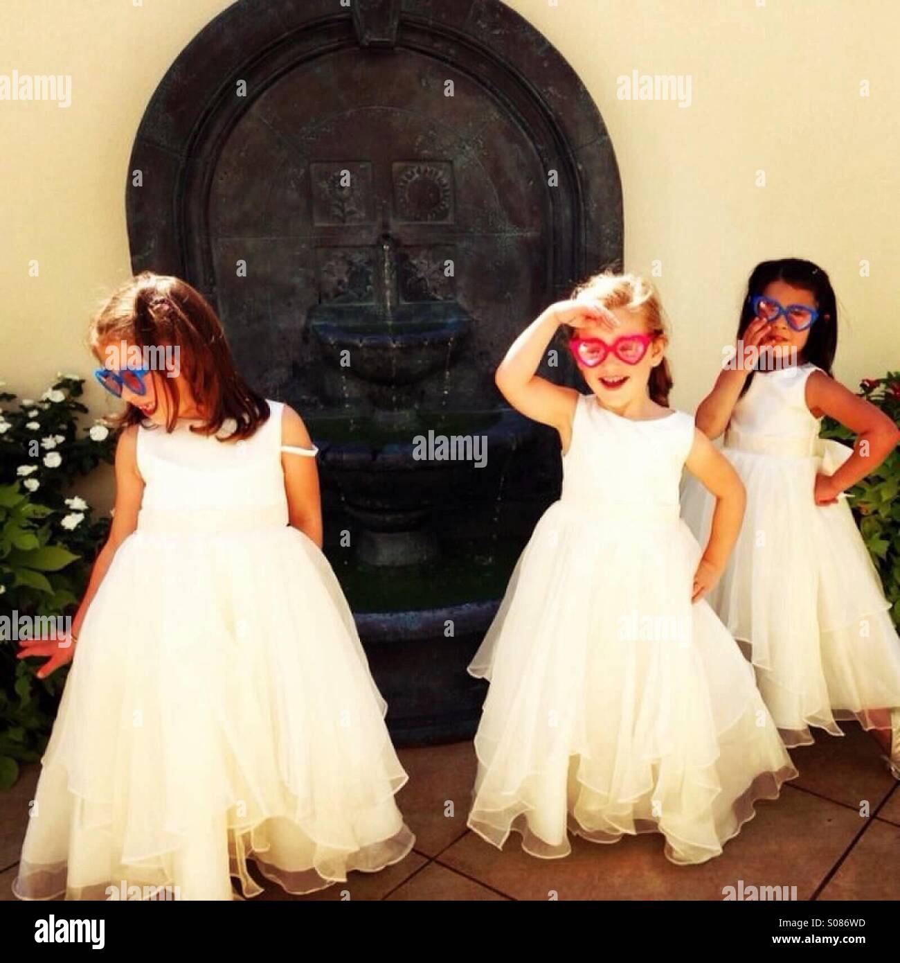 Party pose hi-res stock photography and images - Alamy