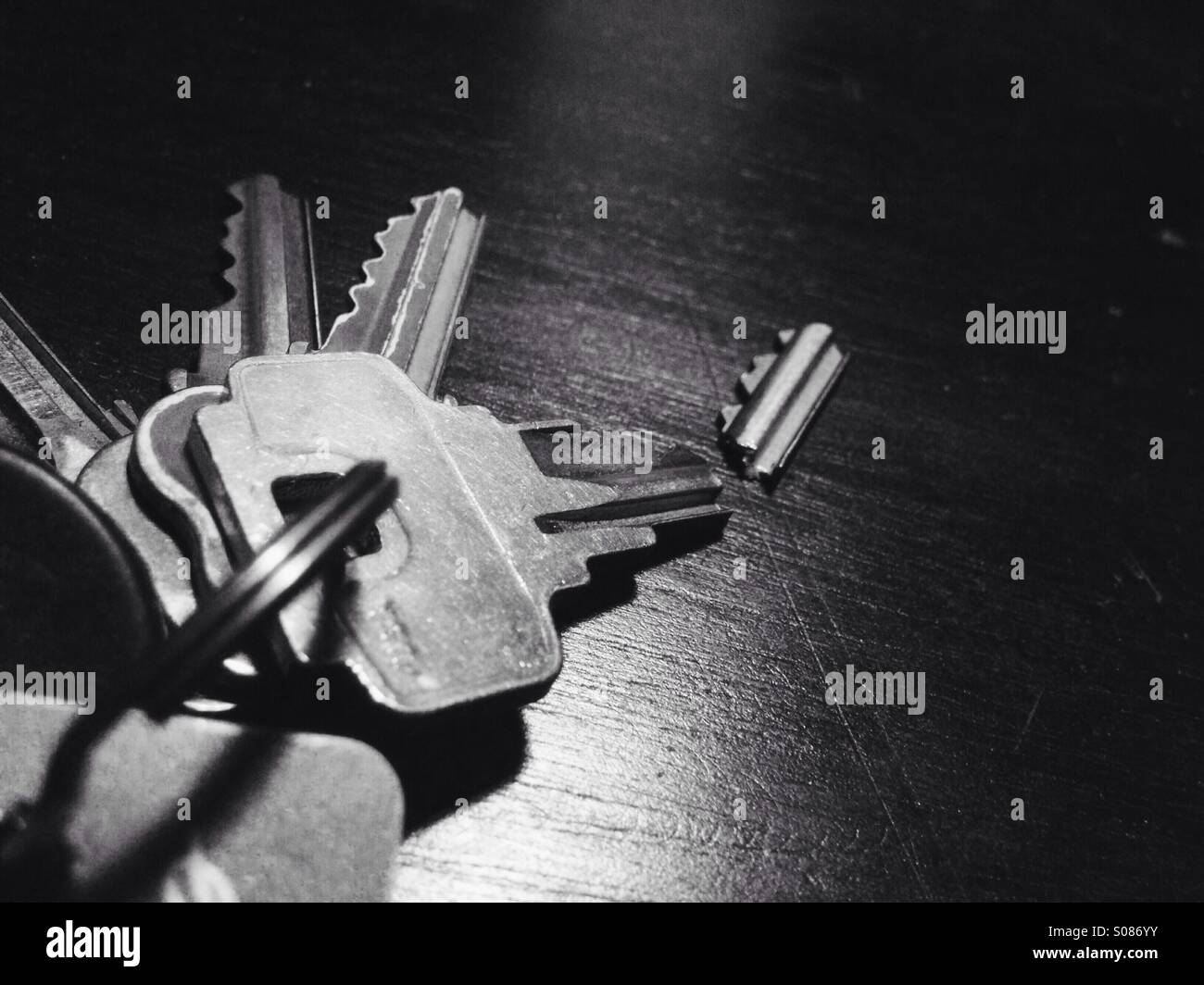 Broken set of keys Stock Photo - Alamy
