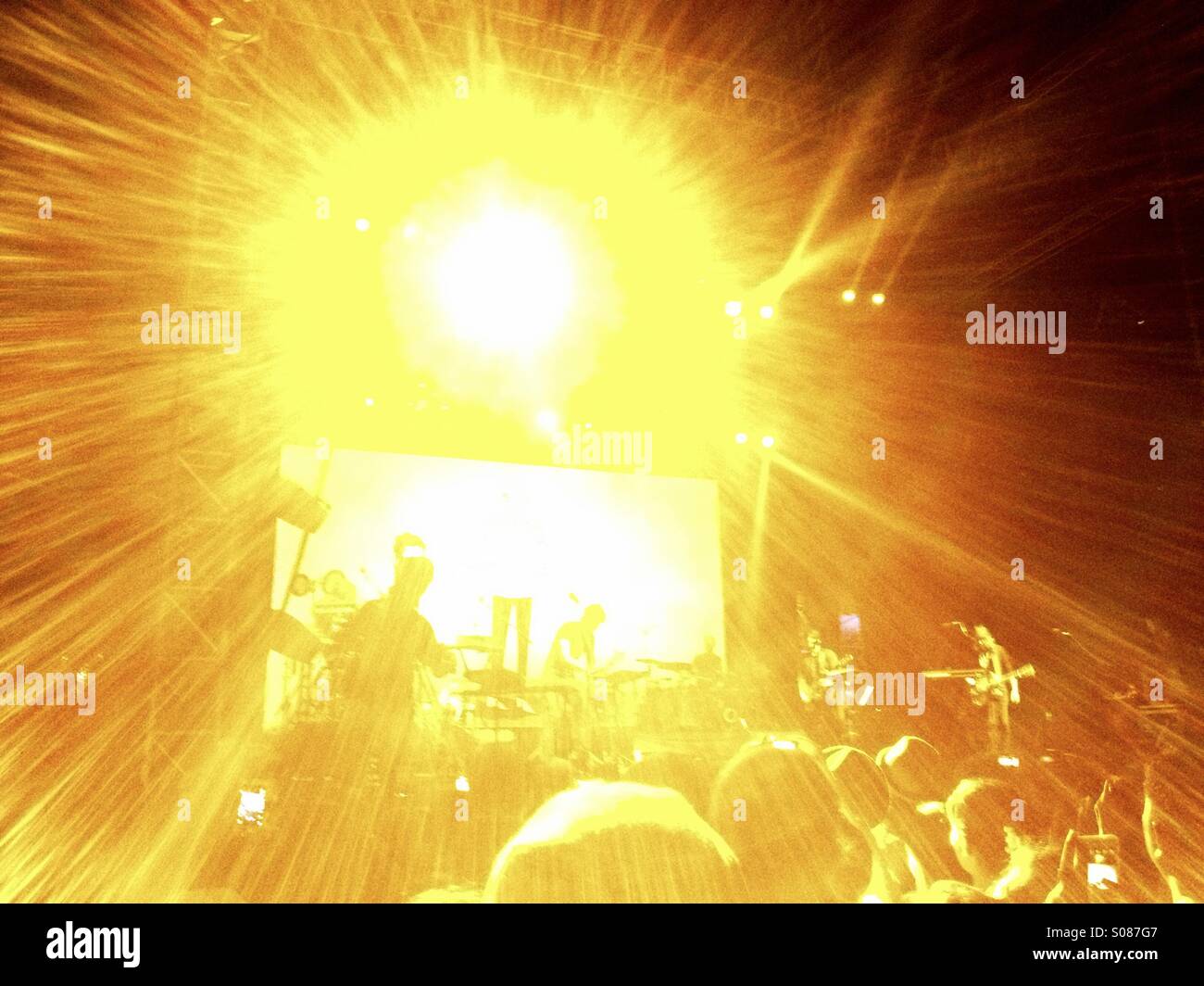 Singer concert stage crowd hi-res stock photography and images - Alamy