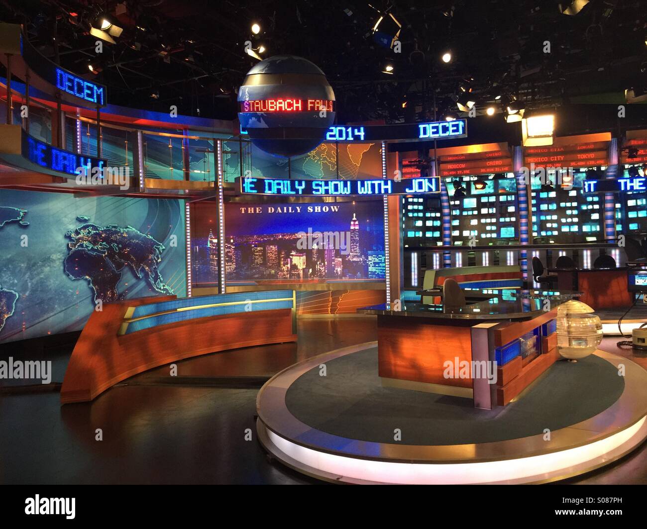 Jon stewart daily hi-res stock photography and images - Alamy