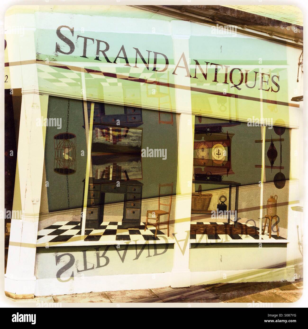 Local gift store front hi-res stock photography and images - Alamy
