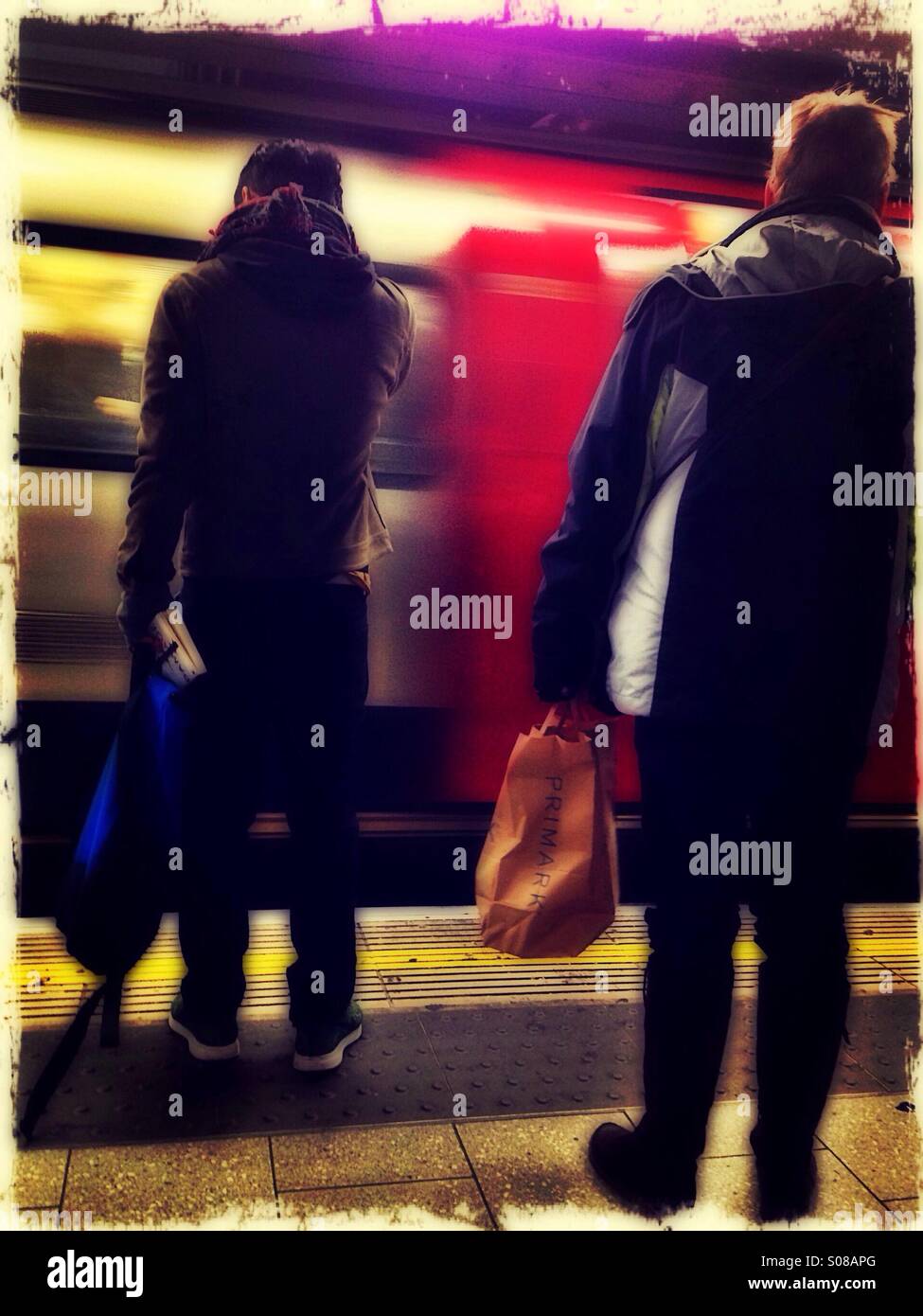 Tottenham court road tube platform hi-res stock photography and images ...