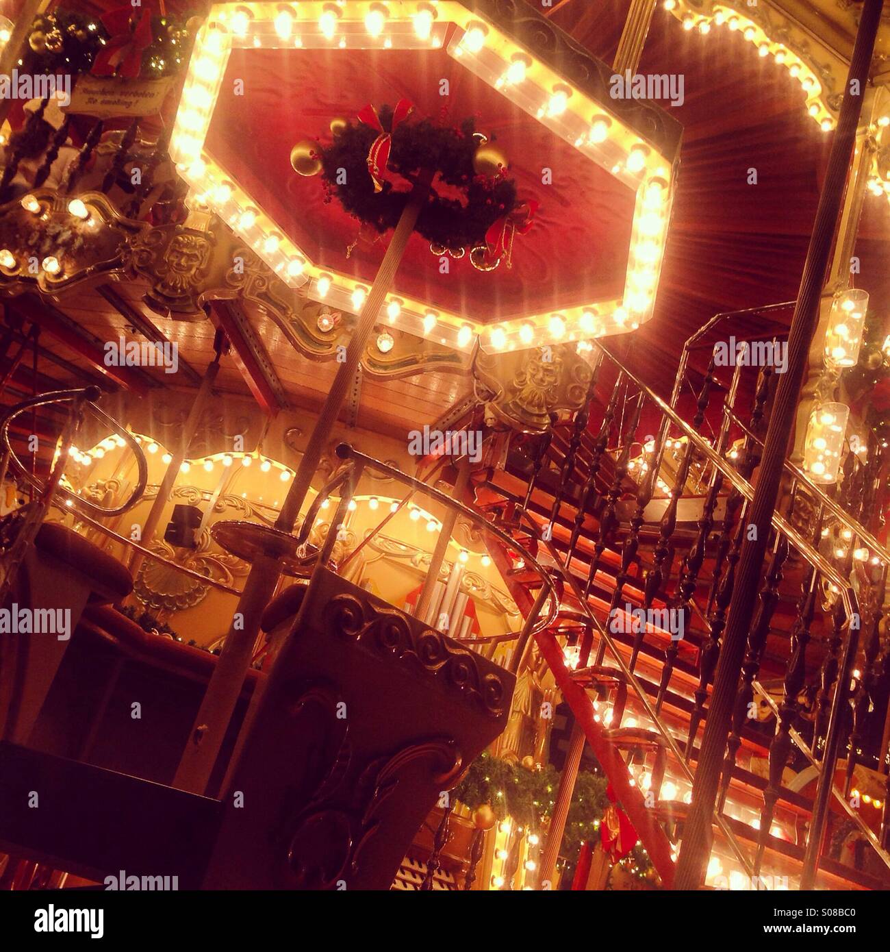 Teacup carousel hi-res stock photography and images - Alamy
