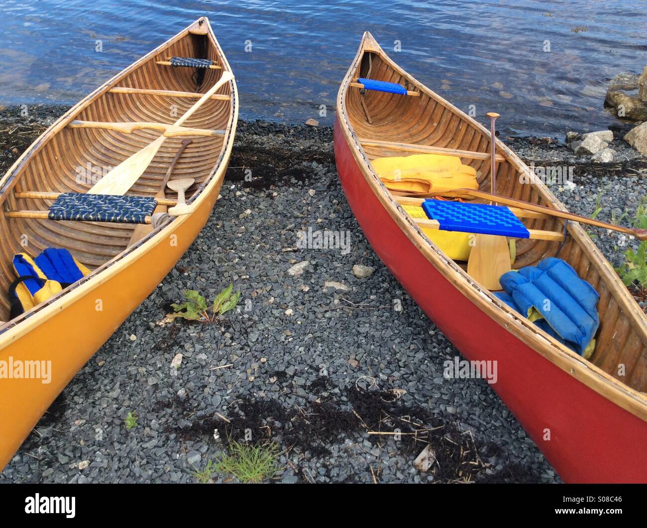 Waters with canoes hi-res stock photography and images - Alamy