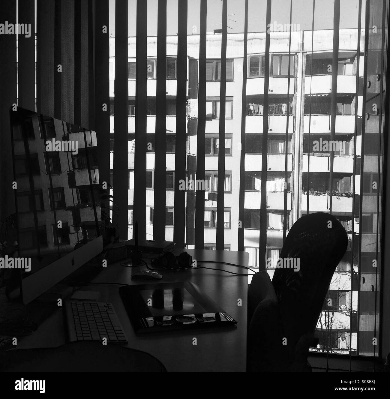 Office desk chairs hi-res stock photography and images - Alamy