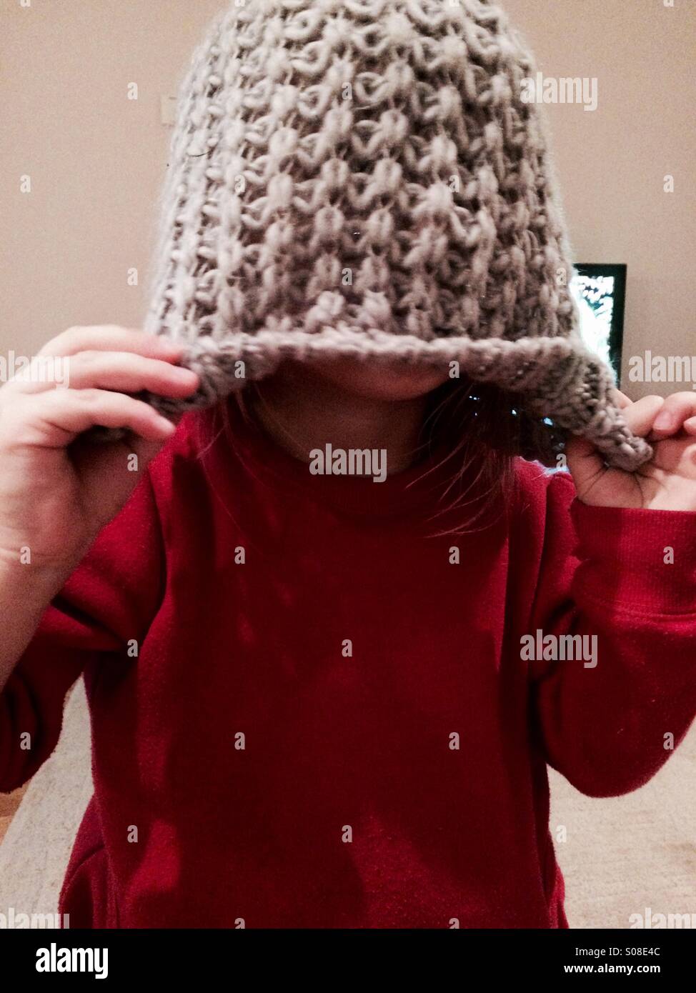 Child hiding hi-res stock photography and images - Alamy