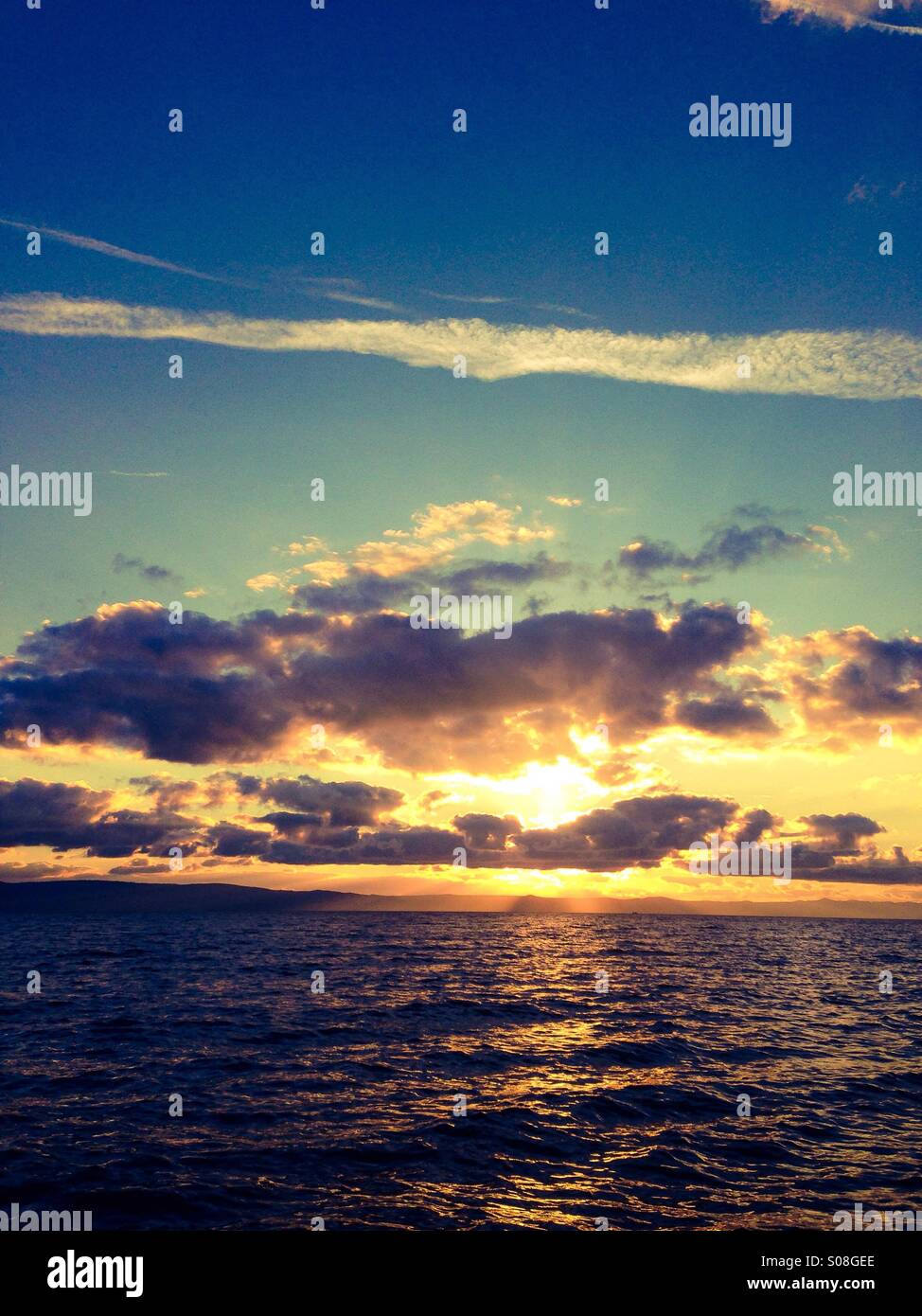Sea in sunset hi-res stock photography and images - Alamy