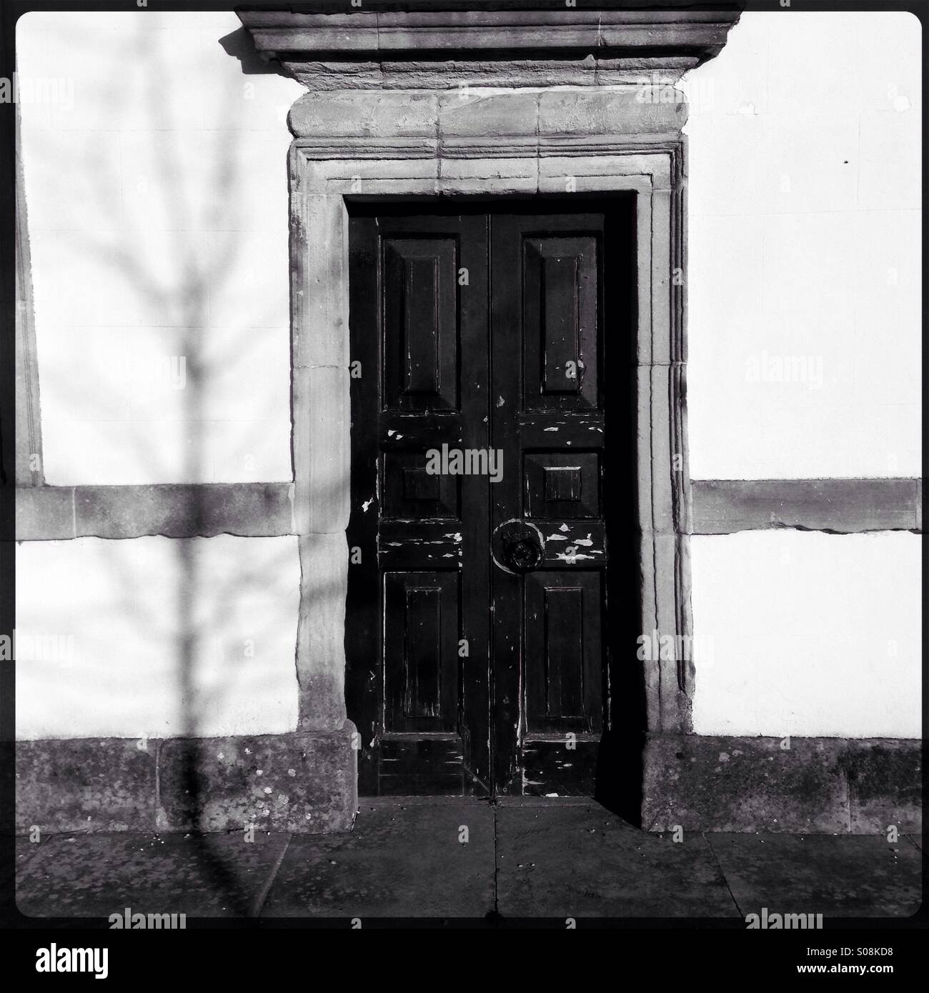 Black creepy door hi-res stock photography and images - Alamy