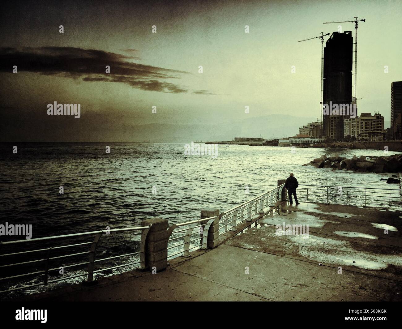 Silhouette man standing figure hi-res stock photography and images - Alamy