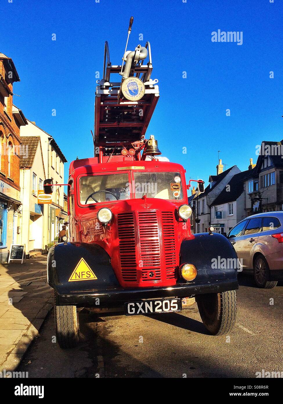 Red fire engine hi-res stock photography and images - Alamy