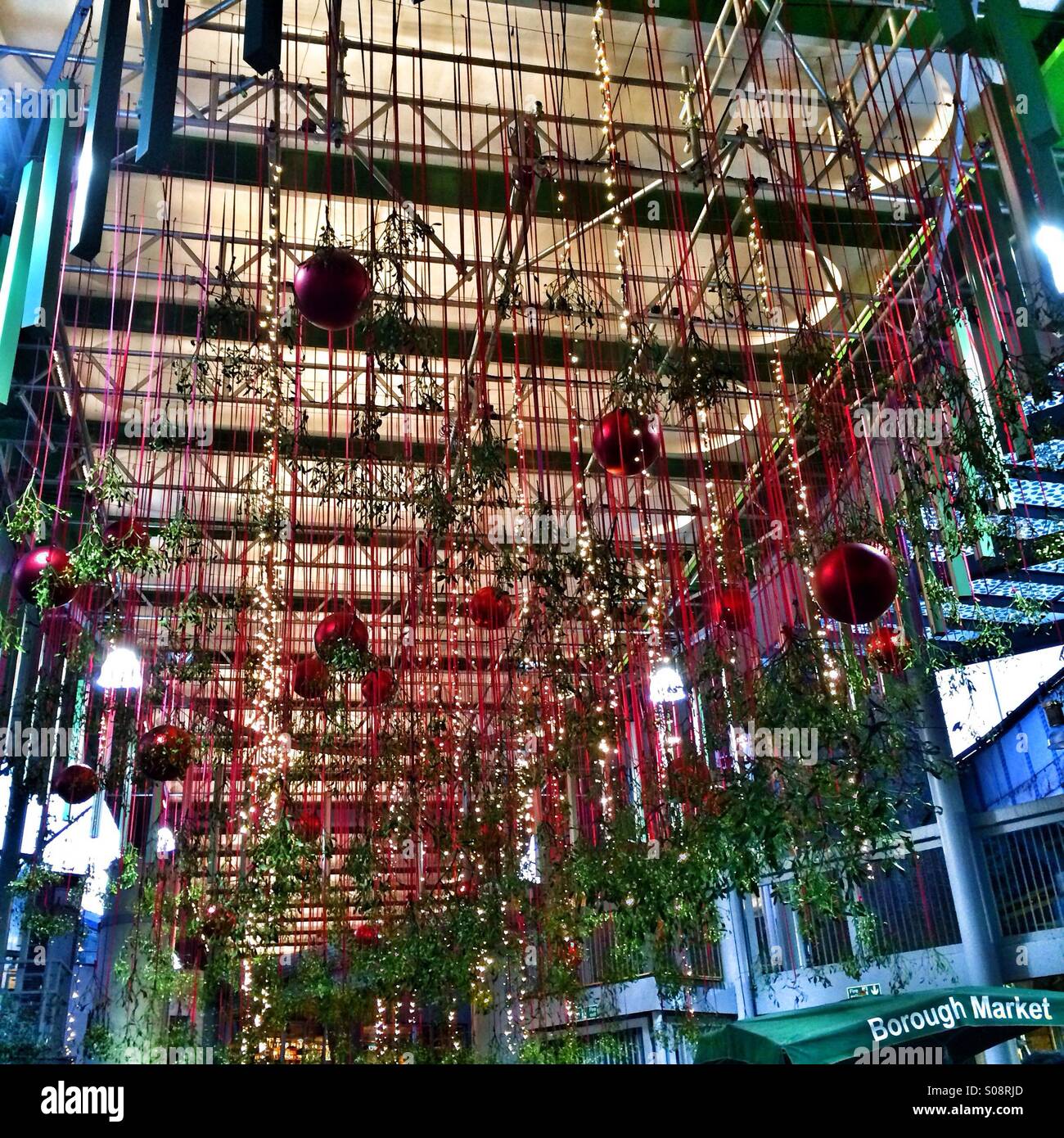 Hanging mistletoe hi-res stock photography and images - Alamy