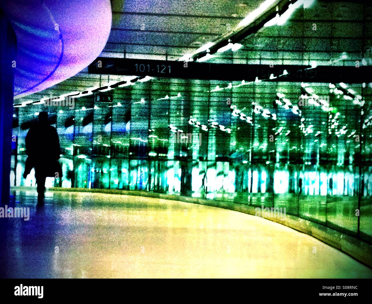 Black mirrors hi-res stock photography and images - Alamy