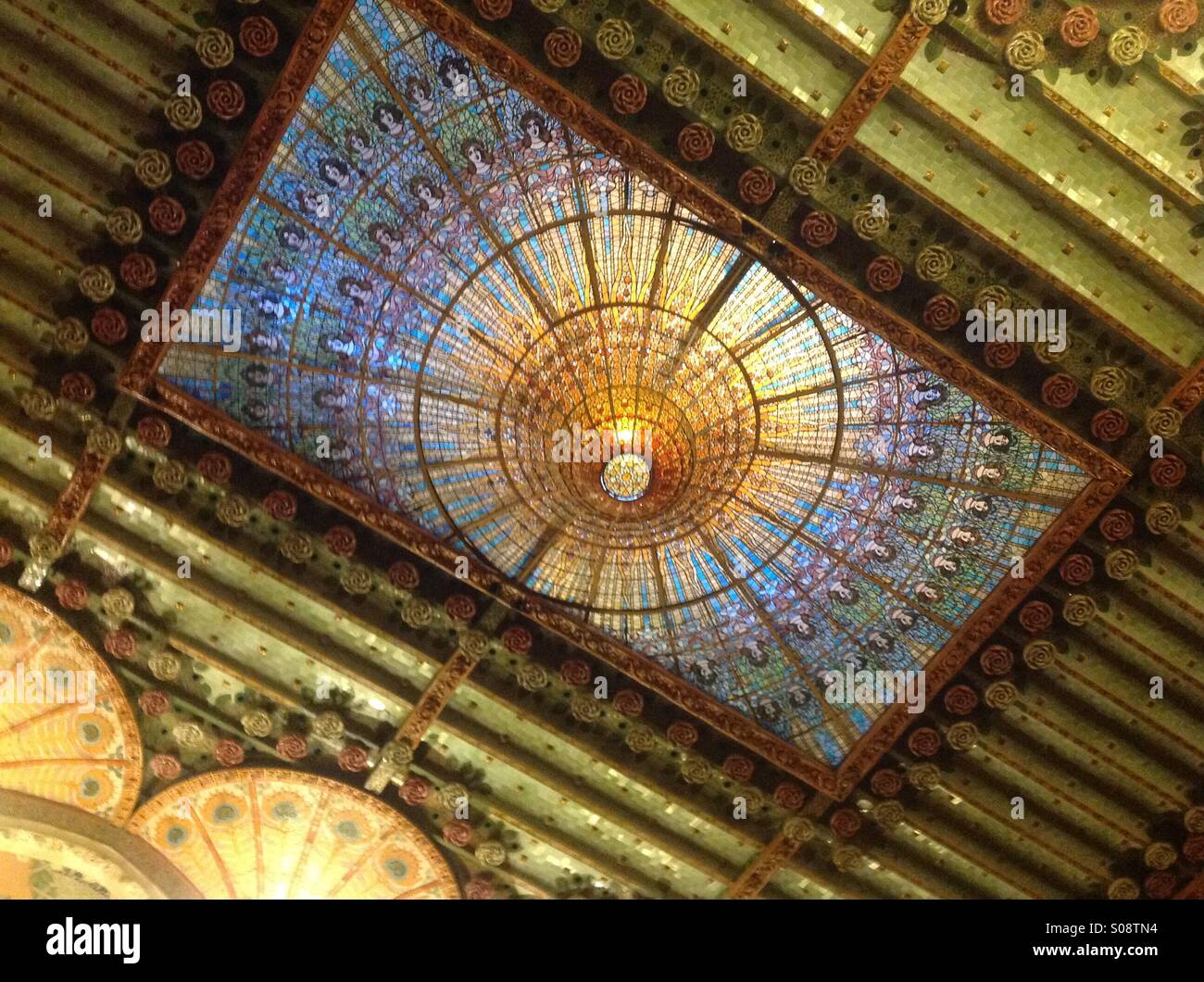 Ornate ceiling hi-res stock photography and images - Alamy