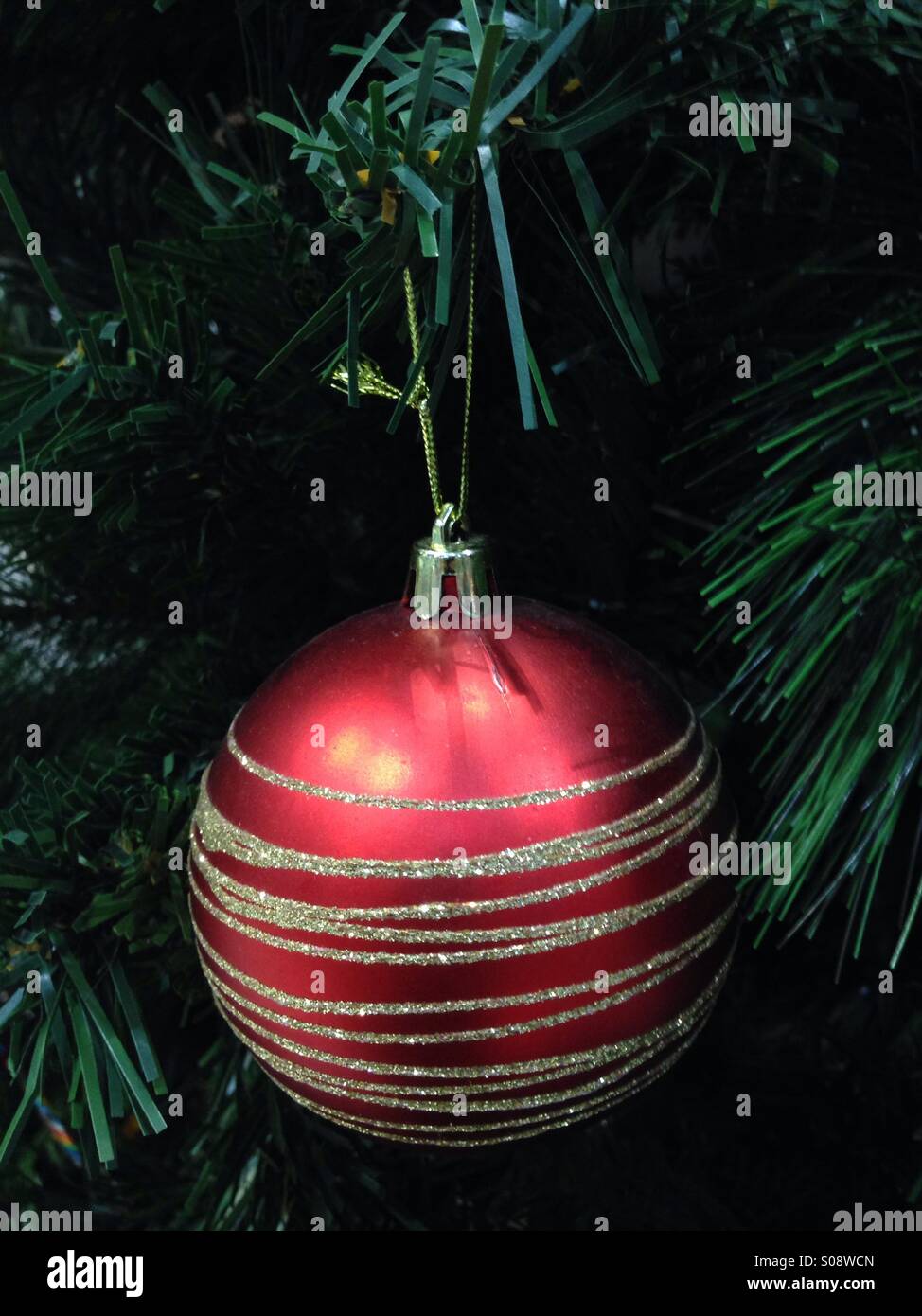 Golden string hi-res stock photography and images - Alamy