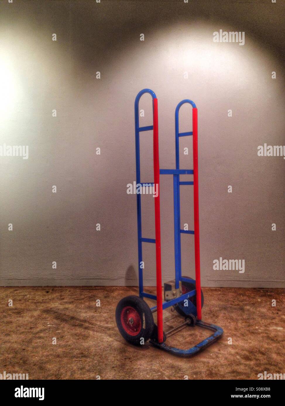 Hand trolley hi-res stock photography and images - Alamy