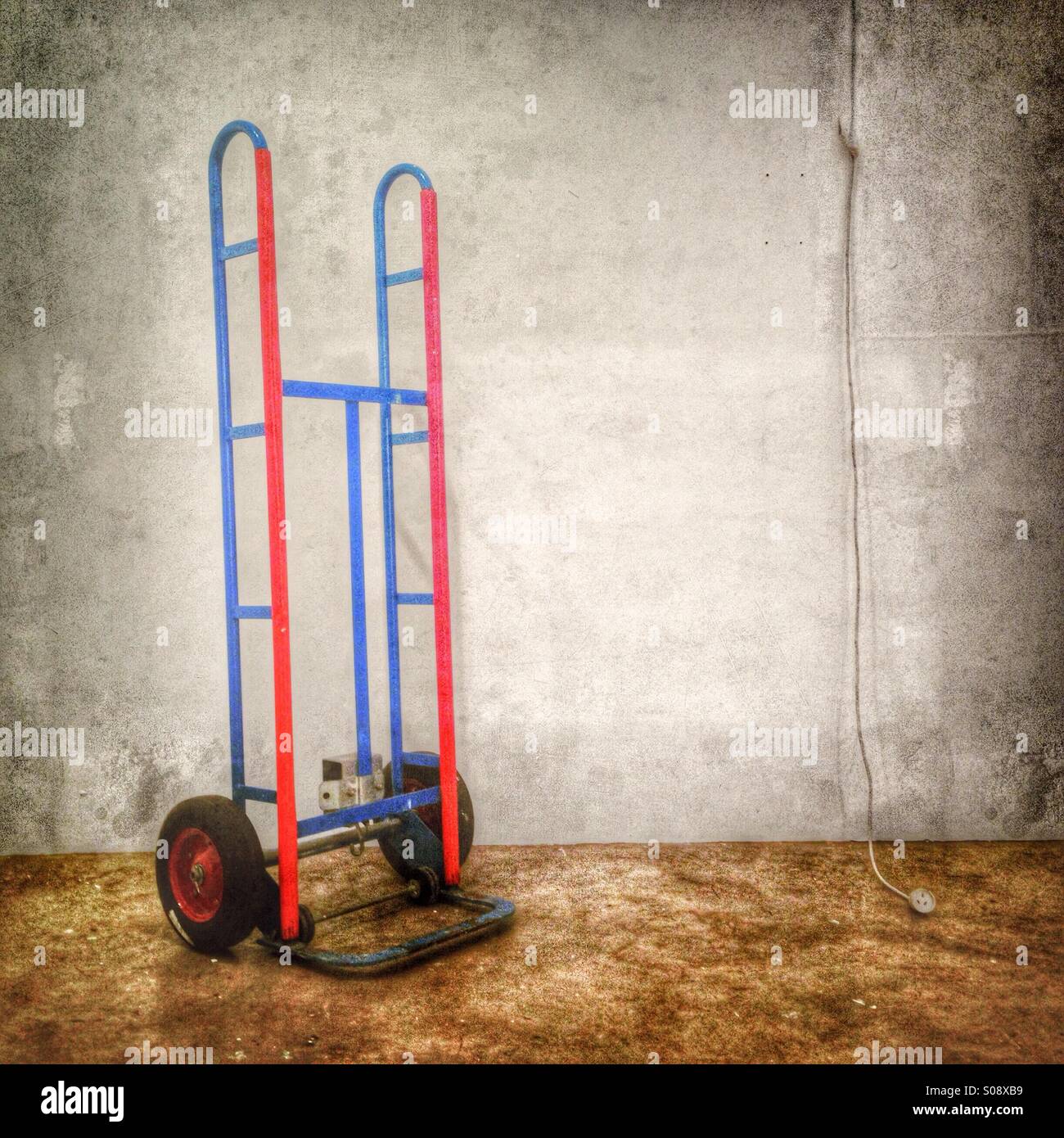 Hand trolley hi-res stock photography and images - Alamy