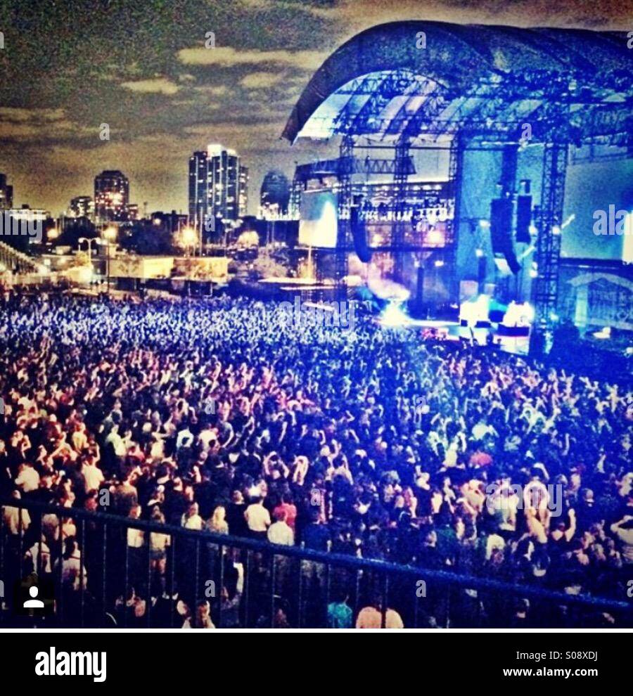 Amphitheater amphitheatre chicago hi-res stock photography and images ...