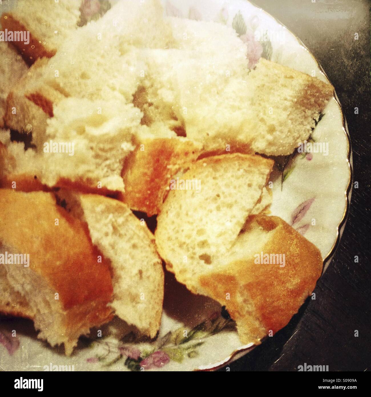 Pieces of bread hi-res stock photography and images - Alamy