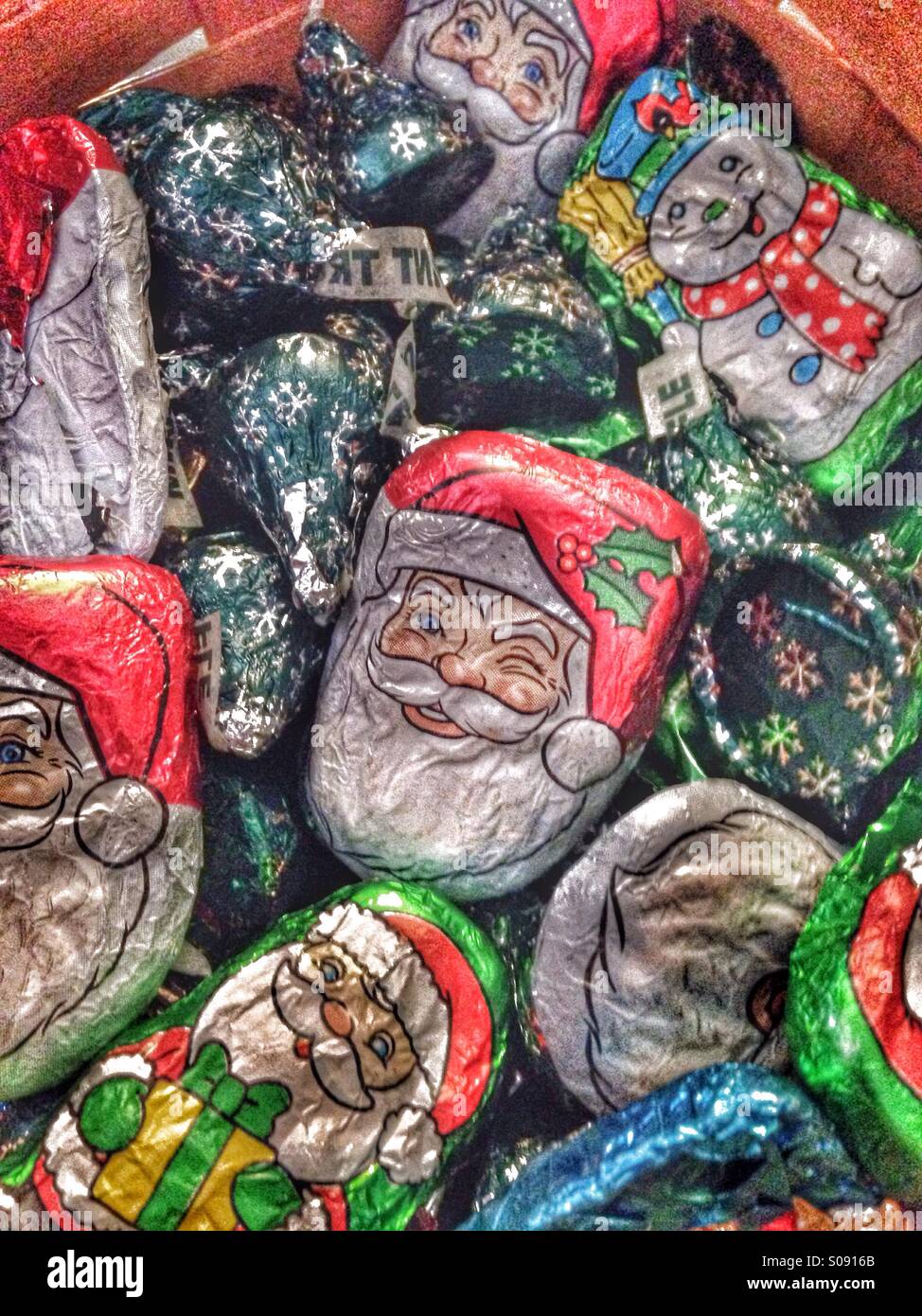 Wrapped chocolates hi-res stock photography and images - Alamy