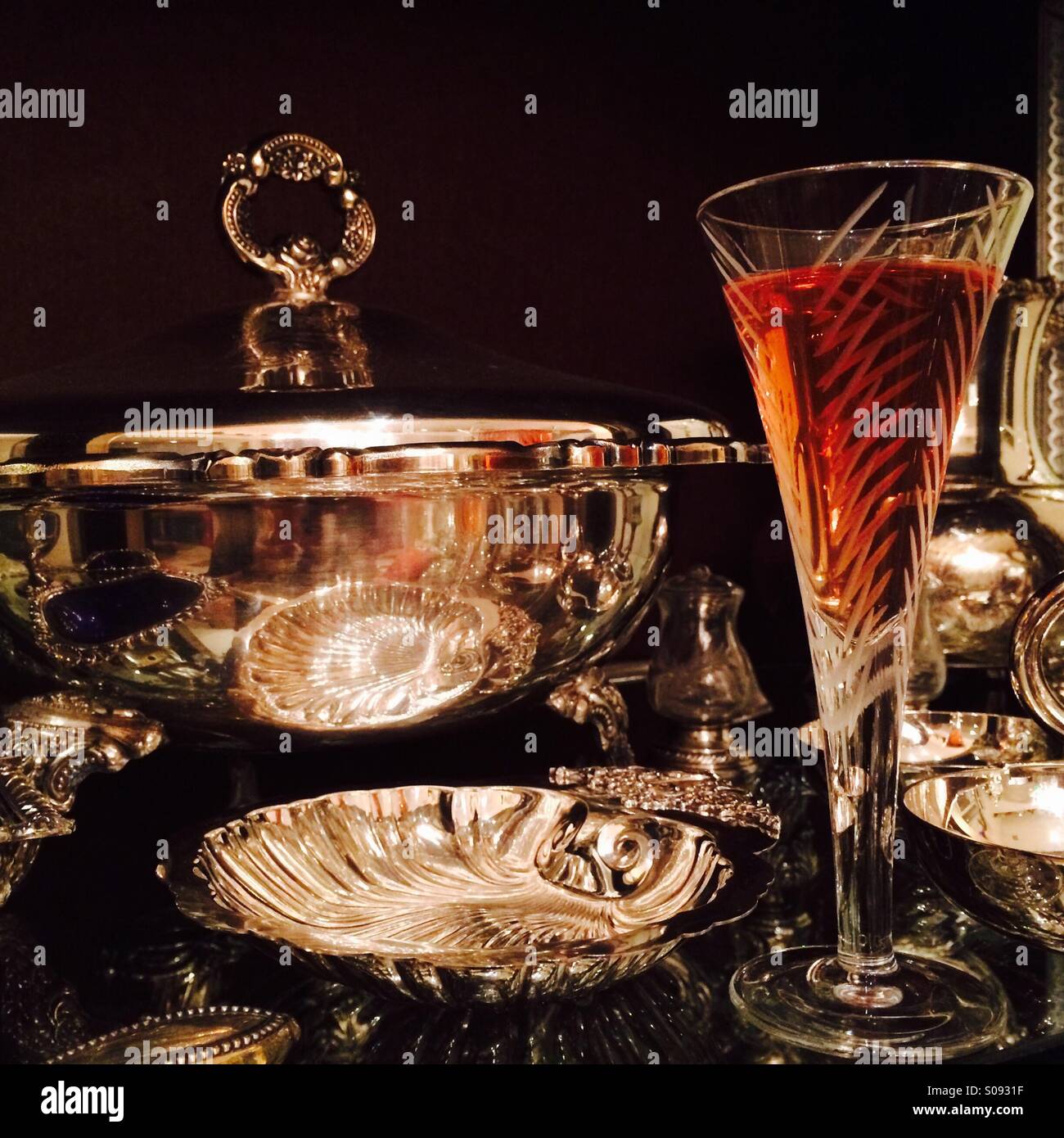 Wine glass Silver back background Stock Photo - Alamy