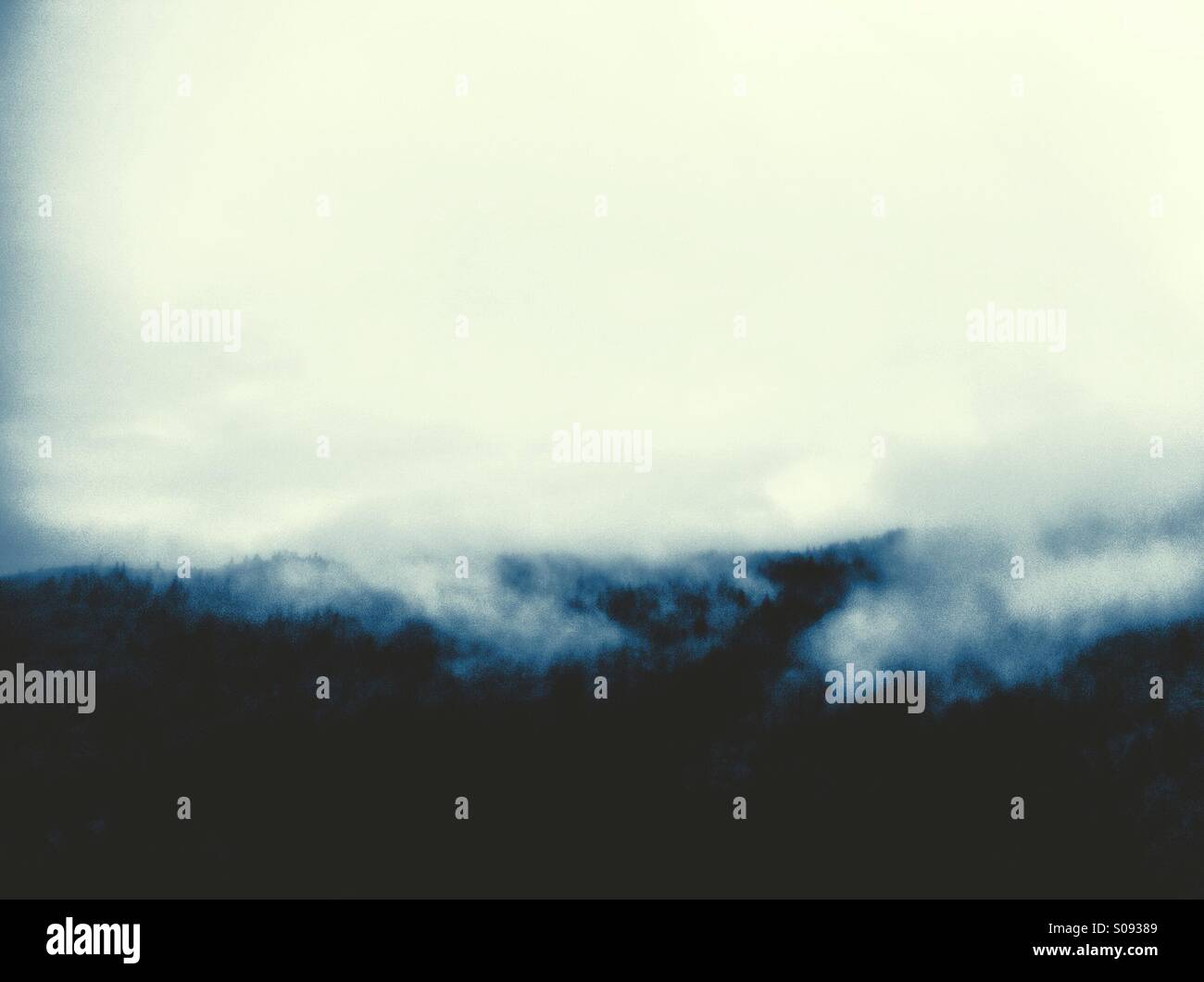 Overcast weather hi-res stock photography and images - Alamy