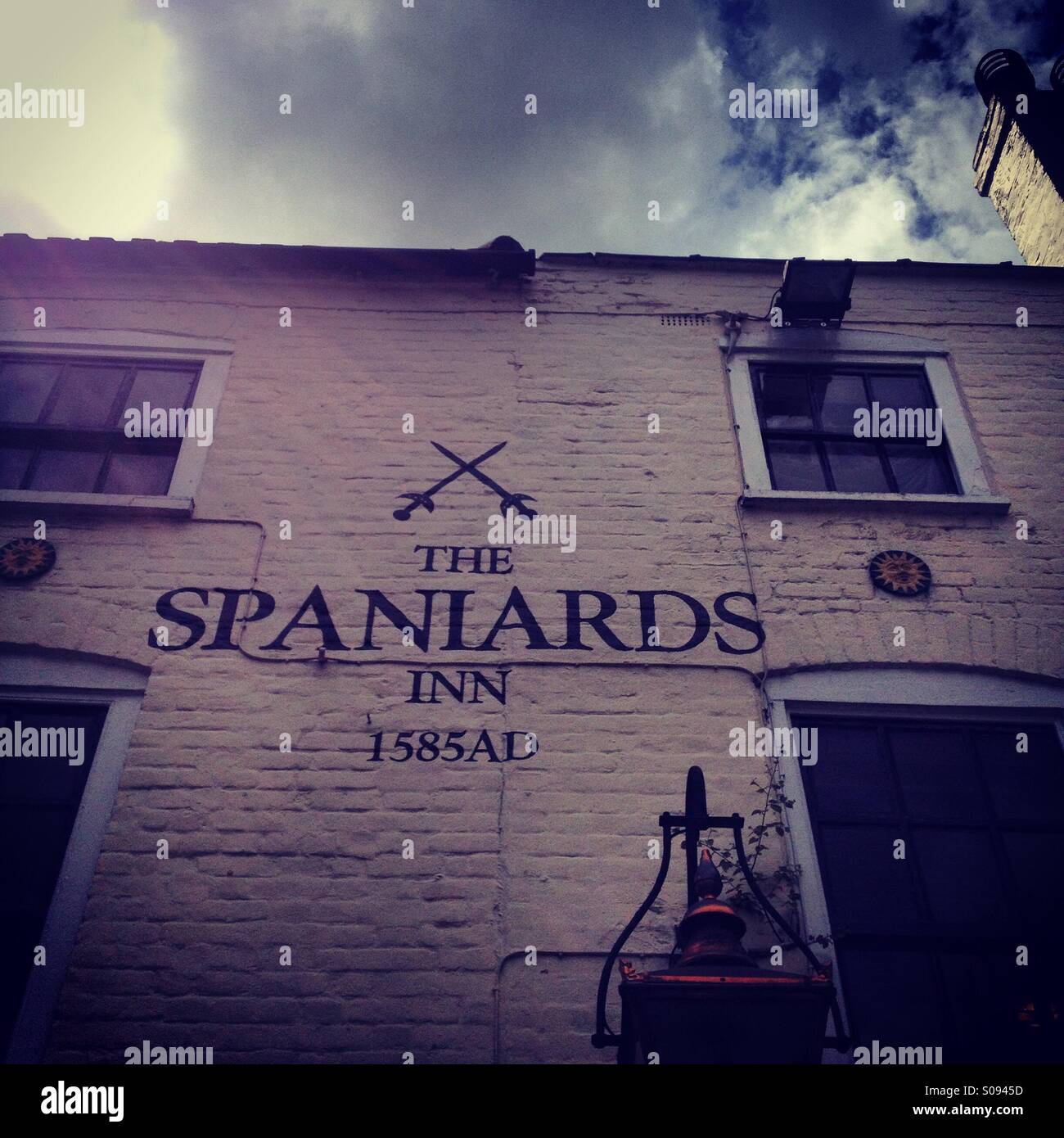 Spaniards Inn Hampstead Stock Photos & Spaniards Inn Hampstead Stock ...