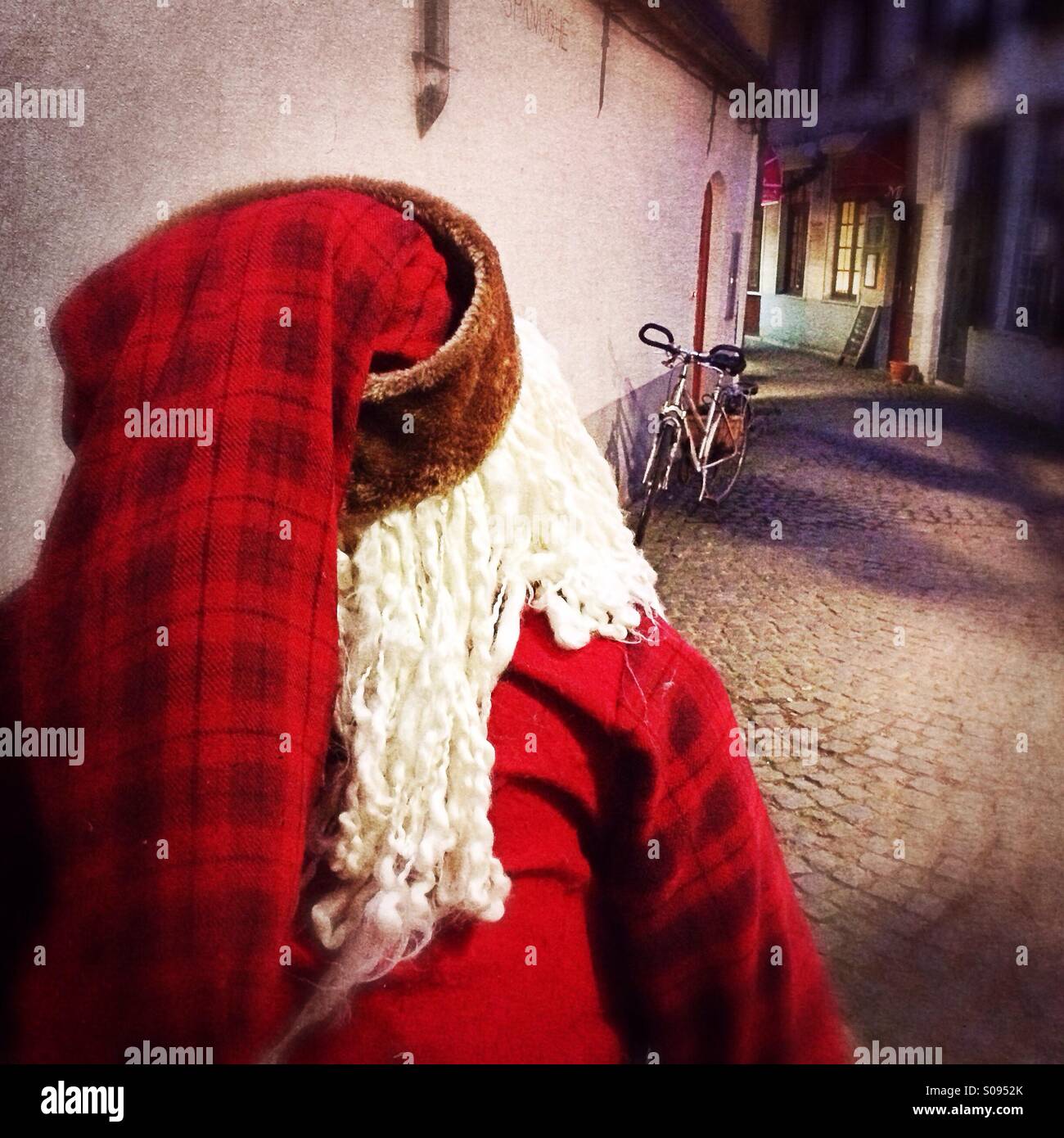 Santa claus mannequin hi-res stock photography and images - Alamy