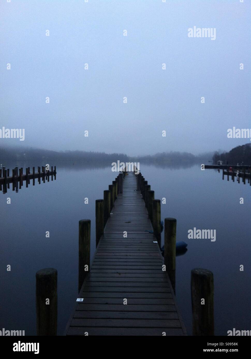 Calm lake windermere hi-res stock photography and images - Alamy