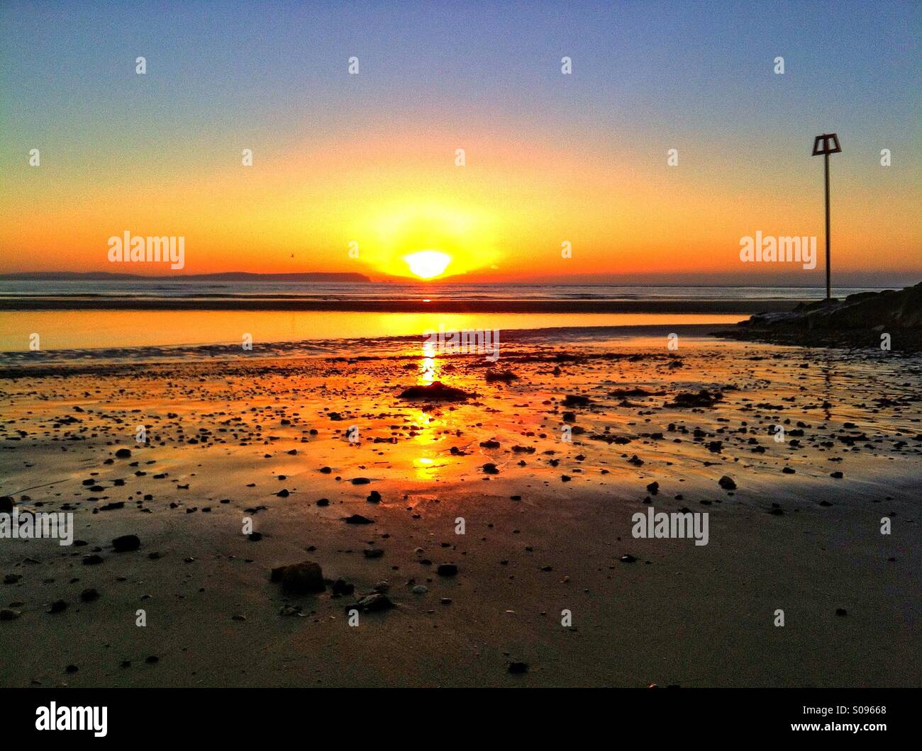 Groin on beach hi-res stock photography and images - Alamy