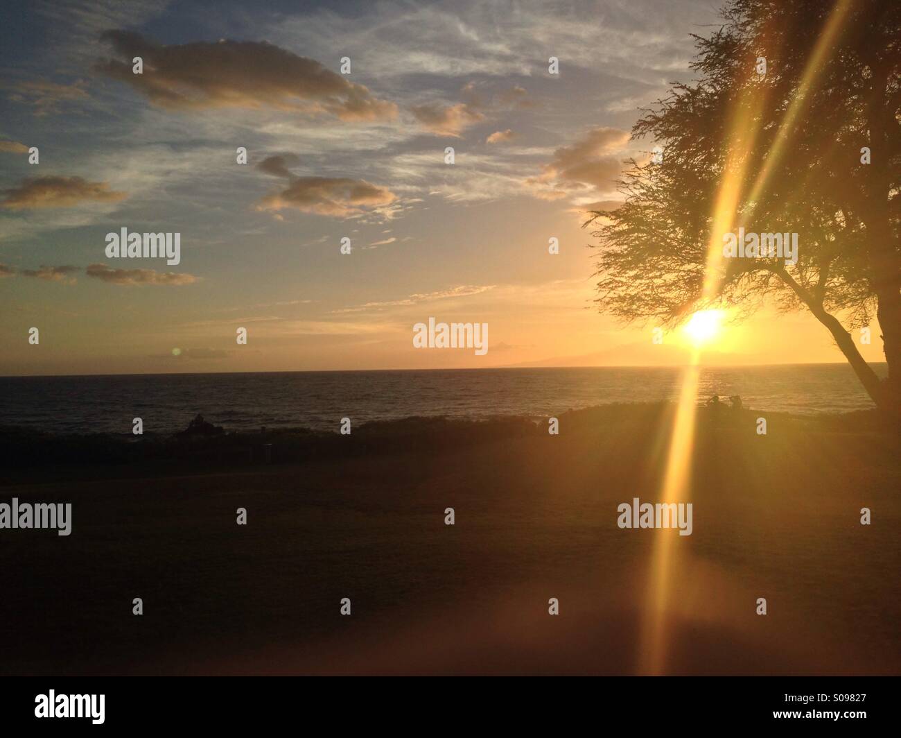 Sun rays hawaii hi-res stock photography and images - Alamy