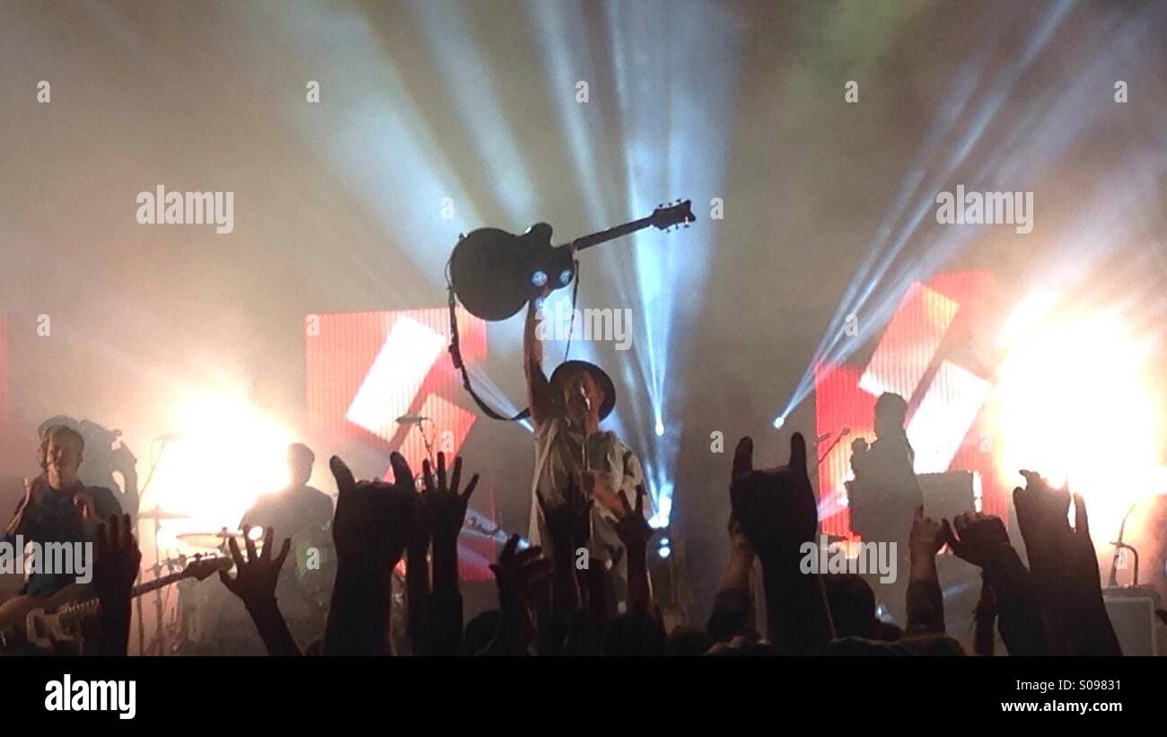 Rock concert hi-res stock photography and images - Alamy