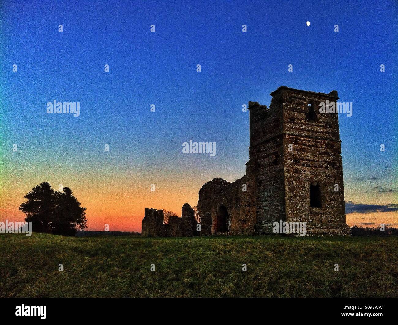 Knowlton church ruins hi-res stock photography and images - Alamy