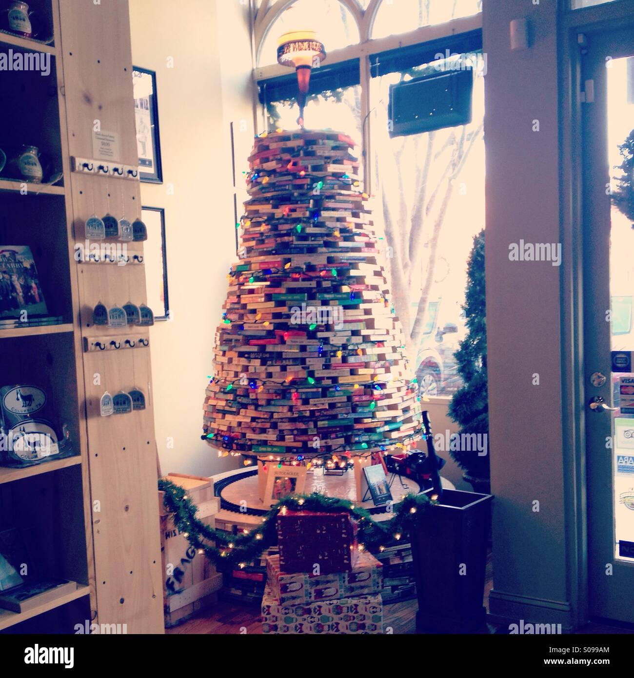 Read tree hi-res stock photography and images - Alamy