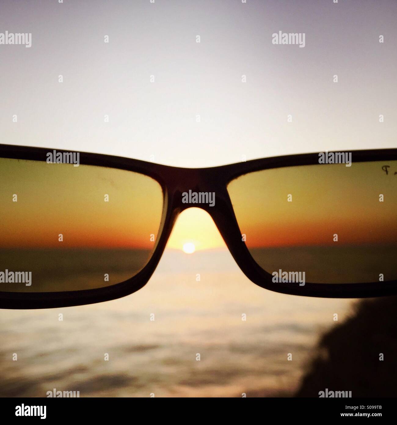 Sunglasses sunset hi-res stock photography and images - Alamy