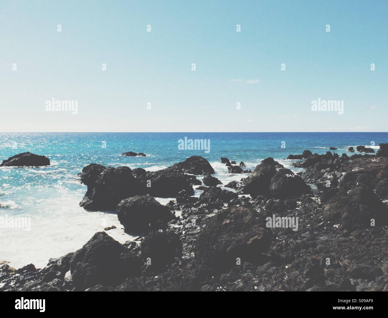 Lava ocean beach hi-res stock photography and images - Alamy