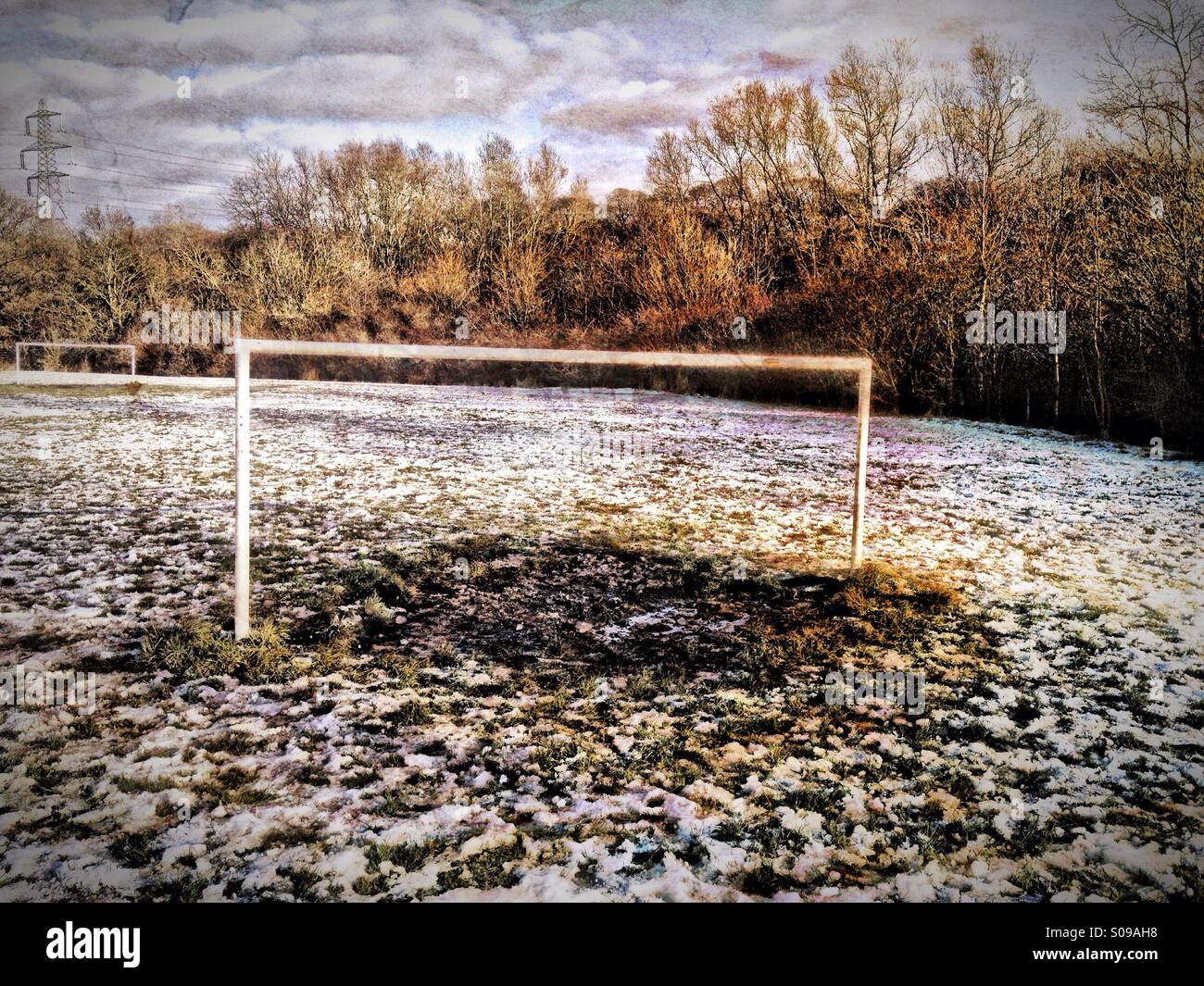 Footy posts hi-res stock photography and images - Alamy