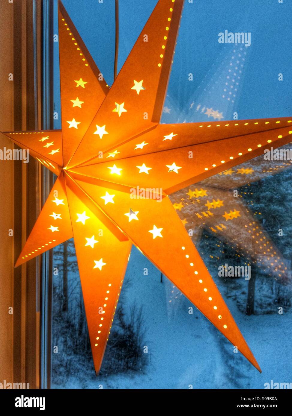Star window hi-res stock photography and images - Alamy