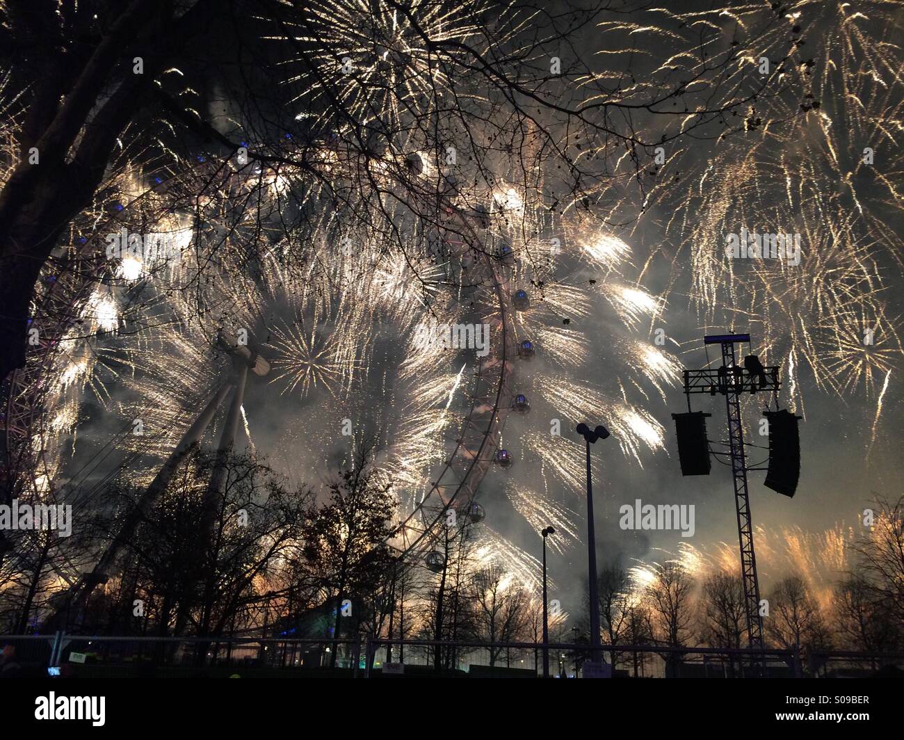 London eye fireworks hi-res stock photography and images - Alamy