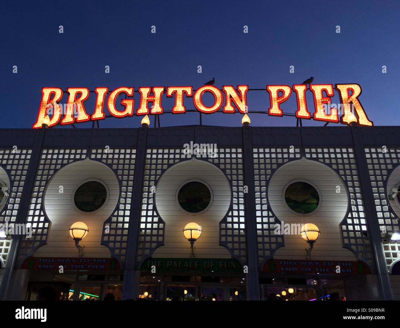 Brighton Pier Sign Stock Photos & Brighton Pier Sign Stock Images - Alamy