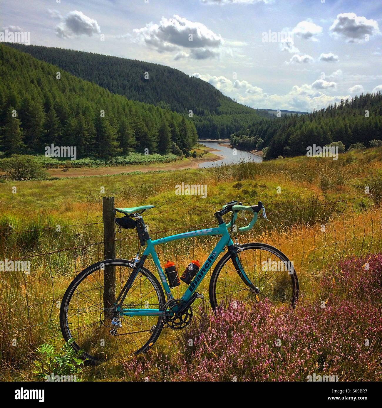 Cycling in wales hi-res stock photography and images - Alamy