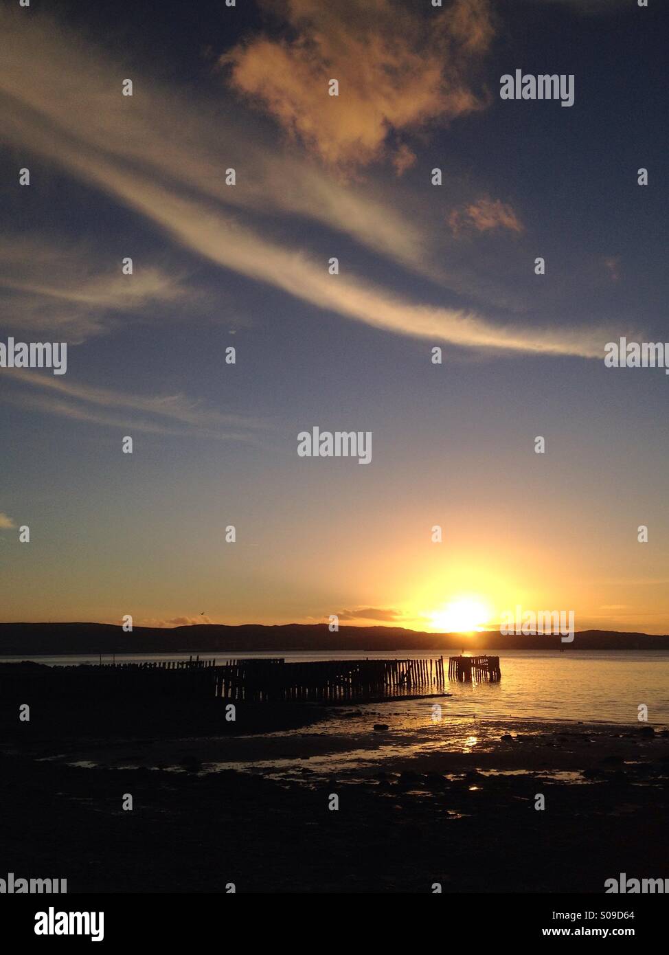 Craigendoran pier sunset hi-res stock photography and images - Alamy